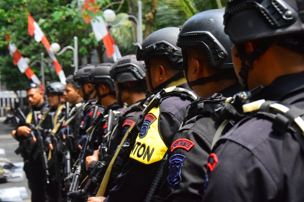 SAT BRIMOB POLDA JABAR BERSAMA POLRES SUKABUMI GELAR SISPAMKOTA - Pilar ...